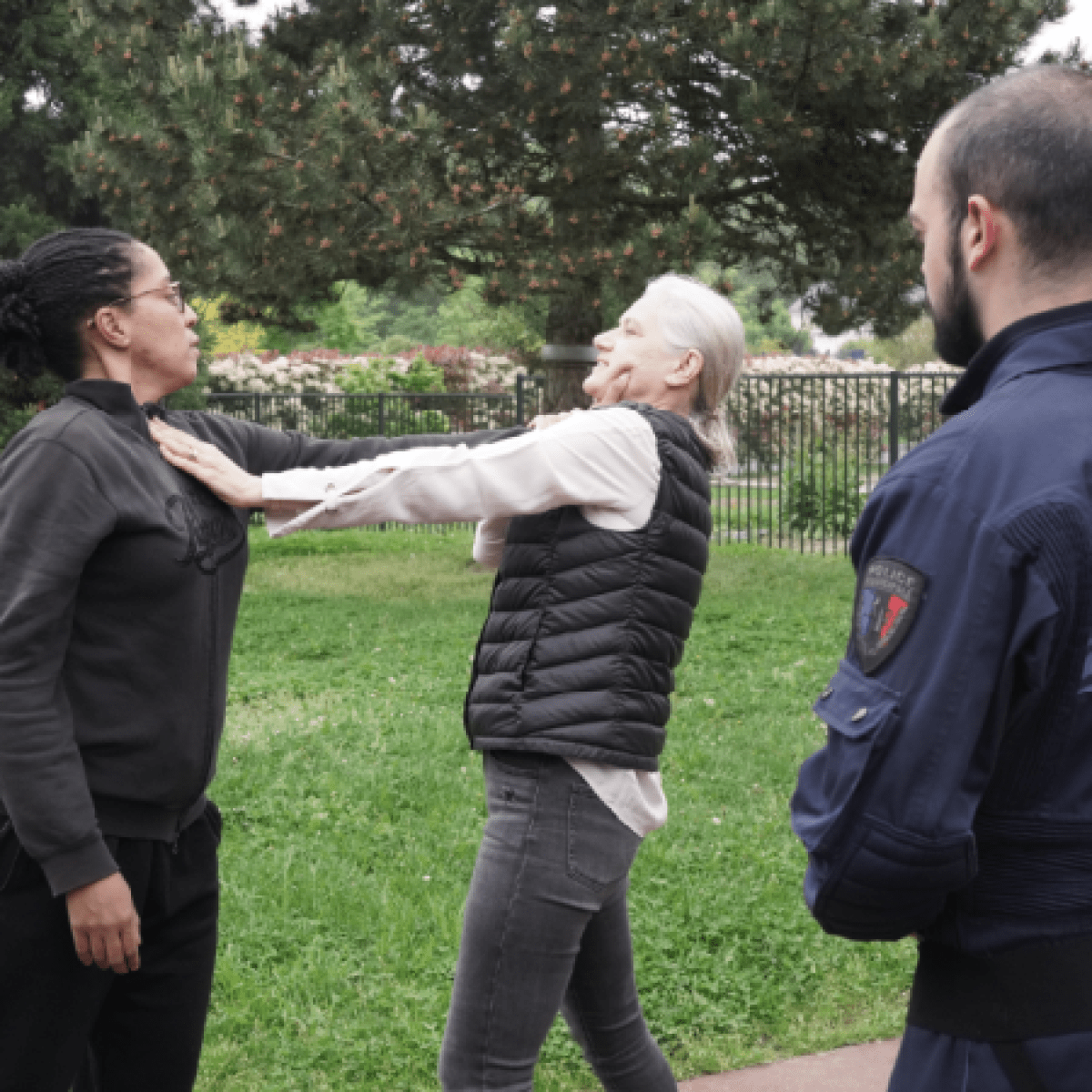 Self-defense : initiez-vous aux gestes de défense et aux réflexes de ...