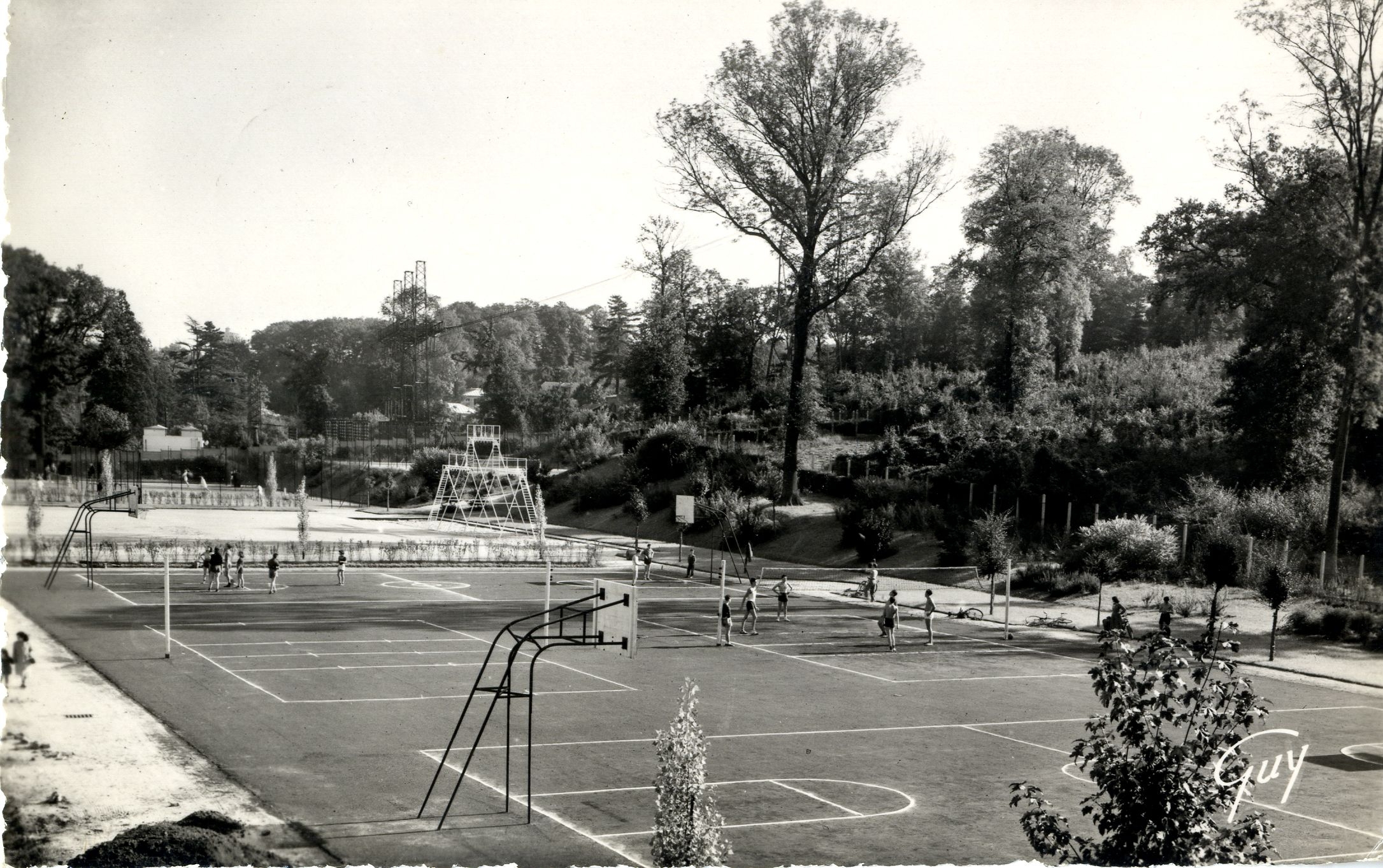 Terrains de sport Stade Hunebelle | VILLE DE CLAMART